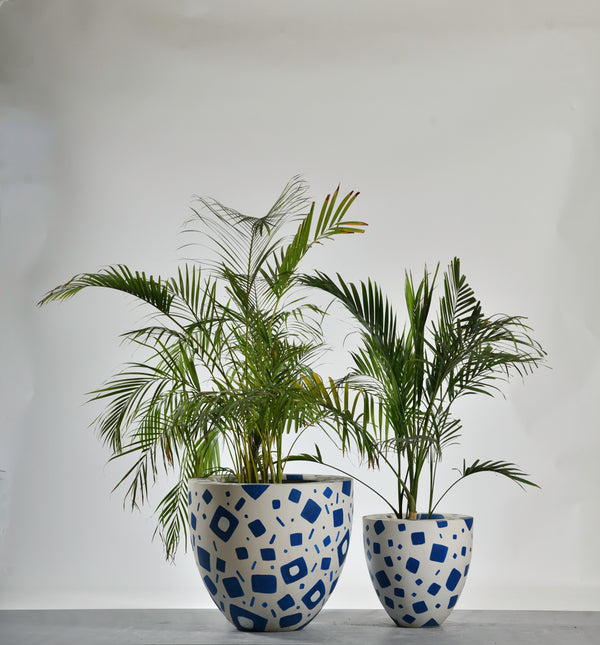 Blue blocks Pots – Rocks and pots